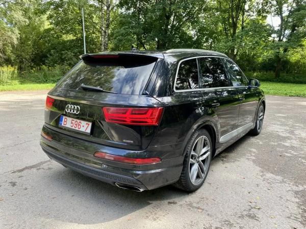 Black Audi Q7 2017 in Riga, with an engine capacity of 3.00 L and mileage of 137 thousand km for 29990 €, photo 6 on AUTOMOTO.COM.LV