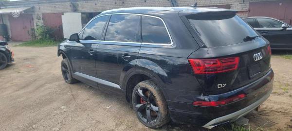 Черный Ауди Ку 7 2017 в Вильнюс, объемом двигателя 3.00 л и пробегом 231 тыс. км за 9400 €, фото 7 на AUTOMOTO.COM.LV