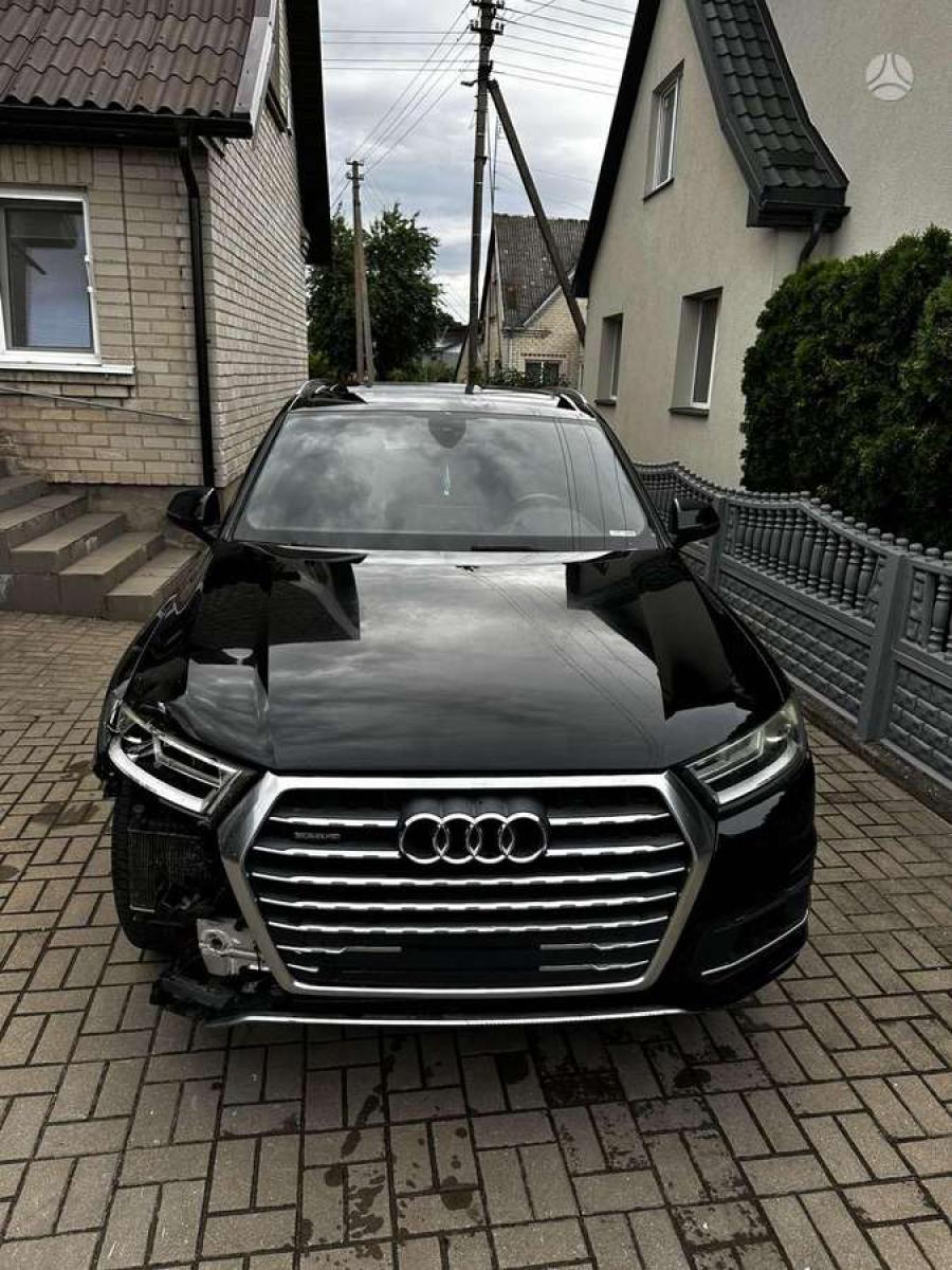 Melns Audi Q7 2017 Kalvarija, ar dzinēja tilpumu 3.00 L un nobraukumu 245 tūkst. km par 10399 €, foto 3 vietnē AUTOMOTO.COM.LV