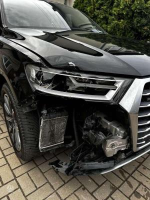 Melns Audi Q7 2017 Kalvarija, ar dzinēja tilpumu 3.00 L un nobraukumu 245 tūkst. km par 10399 €, foto 10 vietnē AUTOMOTO.COM.LV