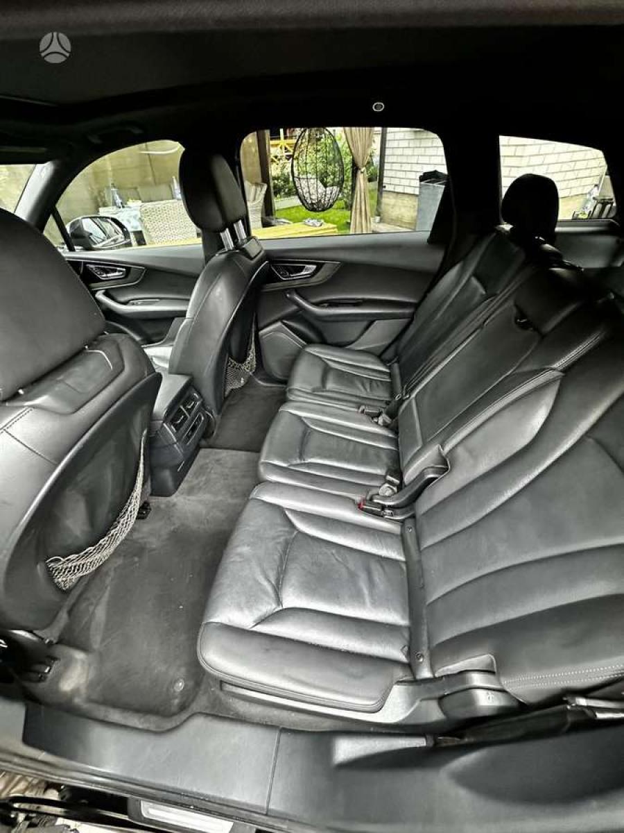 Melns Audi Q7 2017 Kalvarija, ar dzinēja tilpumu 3.00 L un nobraukumu 245 tūkst. km par 10399 €, foto 16 vietnē AUTOMOTO.COM.LV