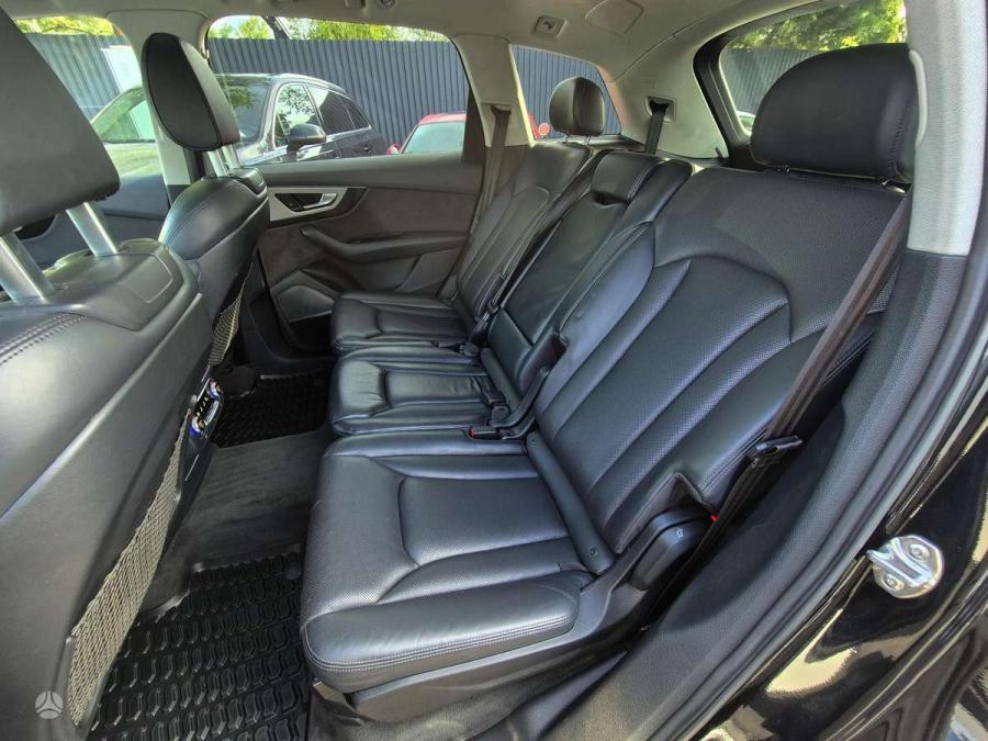 Black Audi Q7 2017 in Vilnius, with an engine capacity of 3.00 L and mileage of 162 thousand km for 27500 €, photo 10 on AUTOMOTO.COM.LV