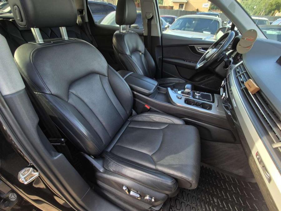 Black Audi Q7 2017 in Vilnius, with an engine capacity of 3.00 L and mileage of 162 thousand km for 27500 €, photo 13 on AUTOMOTO.COM.LV