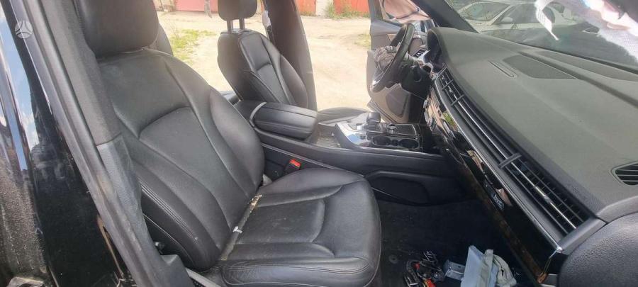 Black Audi Q7 2017 in Vilnius, with an engine capacity of 3.00 L and mileage of 231 thousand km for 9400 €, photo 16 on AUTOMOTO.COM.LV