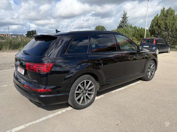 Audi Q7 2017 Kauņa vietnē Melns Audi Q7 2017 Kauņa, ar dzinēja tilpumu 2.97 L un nobraukumu 319 tūkst. km par 14200 €, foto 3 vietnē AUTOMOTO.COM.LV