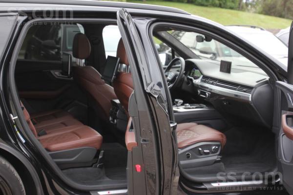 Black Audi Q7 2017 in Tukums, with an engine capacity of 4.00 L and mileage of 248 thousand km for 36000 €, photo 7 on AUTOMOTO.COM.LV