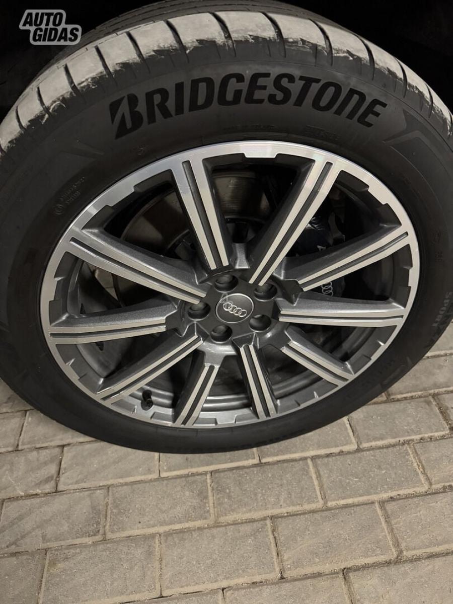 Melns Audi Q7 2017 Viļņa, ar dzinēja tilpumu 3.00 L un nobraukumu 288 tūkst. km par 17200 €, foto 31 vietnē AUTOMOTO.COM.LV