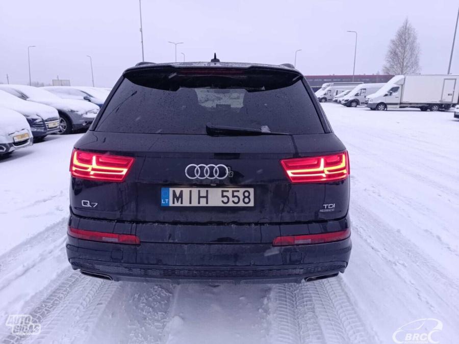 Black Audi Q7 2018 in Avizieniai, with an engine capacity of 3.00 L and mileage of 193 thousand km for 24900 €, photo 4 on AUTOMOTO.COM.LV