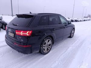 Black Audi Q7 2018 in Avizieniai, with an engine capacity of 3.00 L and mileage of 193 thousand km for 24900 €, photo 5 on AUTOMOTO.COM.LV