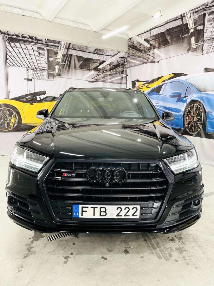 Black Audi Q7 2018 in Kaunas, with an engine capacity of 3.00 L and mileage of 100 thousand km for 34500 €, photo 1 on AUTOMOTO.COM.LV
