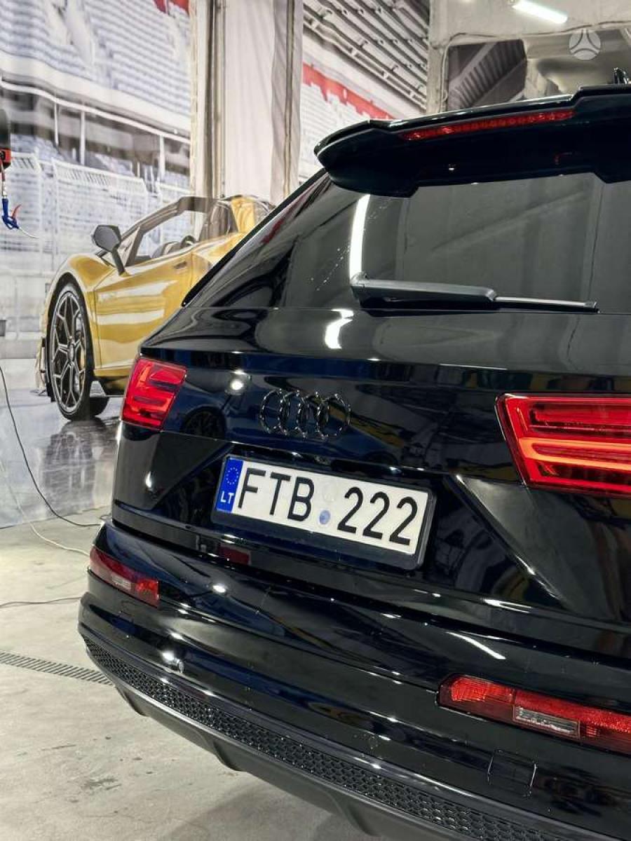 Black Audi Q7 2018 in Kaunas, with an engine capacity of 3.00 L and mileage of 100 thousand km for 34500 €, photo 9 on AUTOMOTO.COM.LV