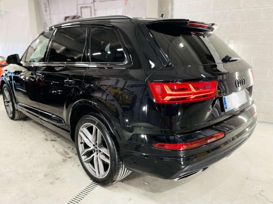 Black Audi Q7 2018 in Kaunas, with an engine capacity of 3.00 L and mileage of 100 thousand km for 34500 €, photo 11 on AUTOMOTO.COM.LV