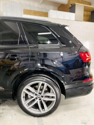 Black Audi Q7 2018 in Kaunas, with an engine capacity of 3.00 L and mileage of 100 thousand km for 34500 €, photo 13 on AUTOMOTO.COM.LV