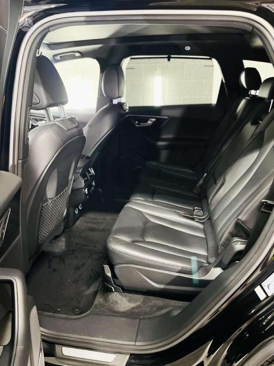 Black Audi Q7 2018 in Kaunas, with an engine capacity of 3.00 L and mileage of 100 thousand km for 34500 €, photo 23 on AUTOMOTO.COM.LV
