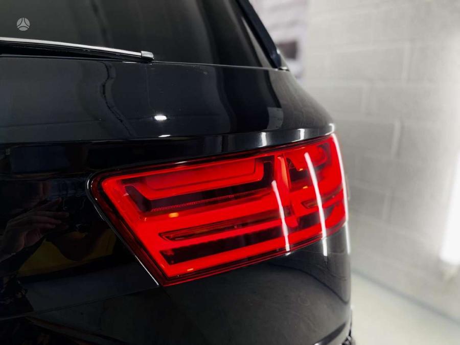 Black Audi Q7 2018 in Kaunas, with an engine capacity of 3.00 L and mileage of 100 thousand km for 34500 €, photo 31 on AUTOMOTO.COM.LV