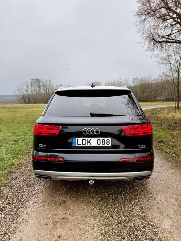 Black Audi Q7 2018 in Kaunas, with an engine capacity of 3.00 L and mileage of 110 thousand km for 29900 €, photo 3 on AUTOMOTO.COM.LV