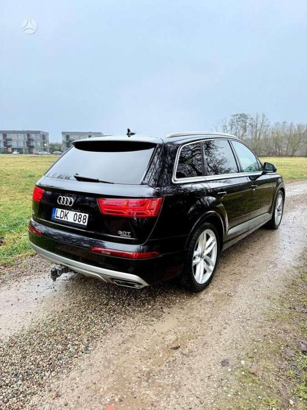 Black Audi Q7 2018 in Kaunas, with an engine capacity of 3.00 L and mileage of 110 thousand km for 29900 €, photo 9 on AUTOMOTO.COM.LV