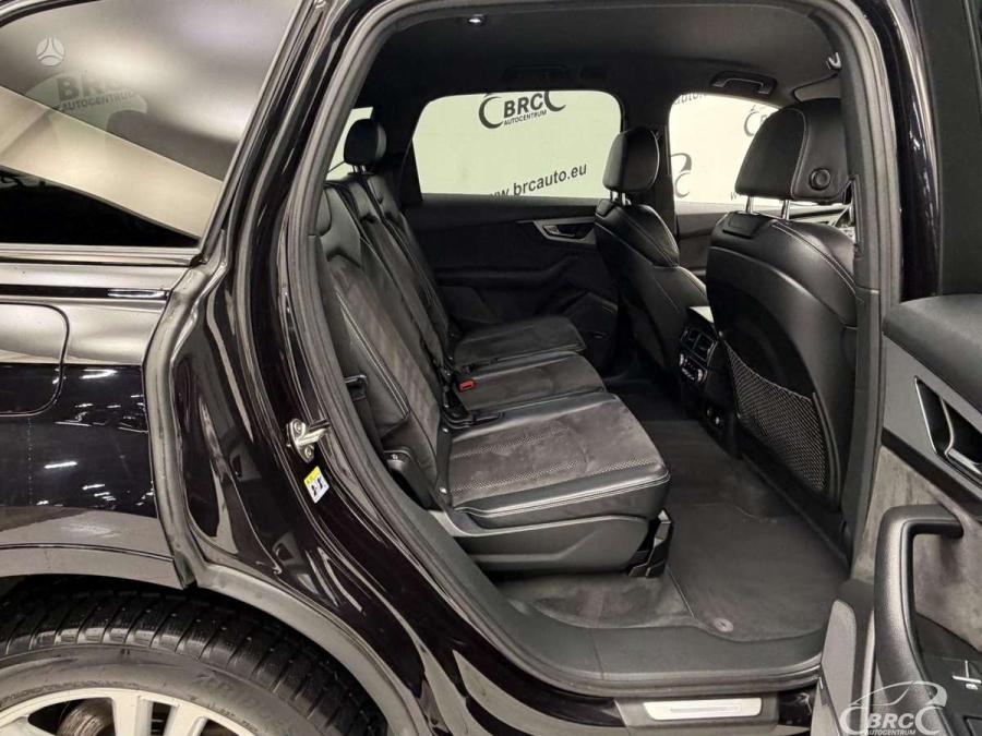 Black Audi Q7 2018 in Vilnius, with an engine capacity of 2.97 L and mileage of 193 thousand km for 22500 €, photo 11 on AUTOMOTO.COM.LV