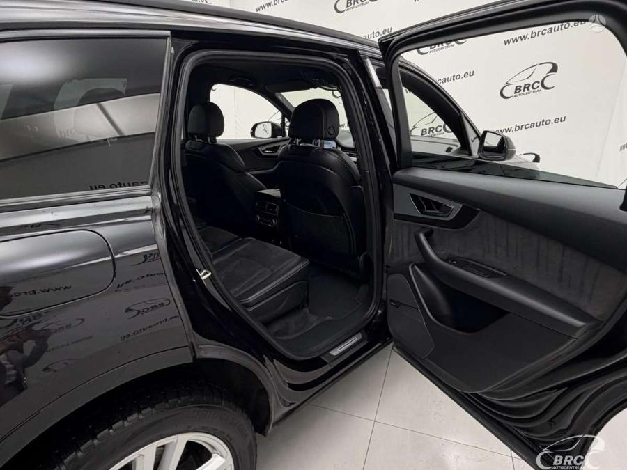Black Audi Q7 2018 in Vilnius, with an engine capacity of 2.97 L and mileage of 193 thousand km for 22500 €, photo 14 on AUTOMOTO.COM.LV