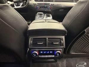 Black Audi Q7 2018 in Vilnius, with an engine capacity of 2.97 L and mileage of 193 thousand km for 22500 €, photo 17 on AUTOMOTO.COM.LV