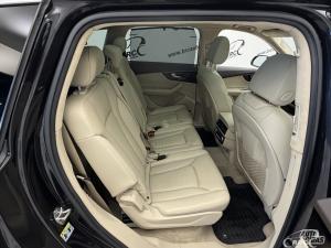 Melns Audi Q7 2018 Avižieniai, ar dzinēja tilpumu 3.00 L un nobraukumu 140 tūkst. km par 24900 €, foto 12 vietnē AUTOMOTO.COM.LV