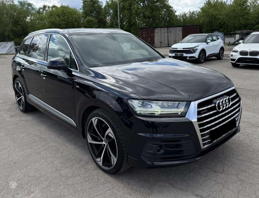 Black Audi Q7 2018 in Panevezys, with an engine capacity of 2.97 L and mileage of 188 thousand km for 27900 €, photo 3 on AUTOMOTO.COM.LV