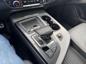 Melns Audi Q7 2018 Panevēža, ar dzinēja tilpumu 2.97 L un nobraukumu 188 tūkst. km par 27400 €, foto 11 vietnē AUTOMOTO.COM.LV