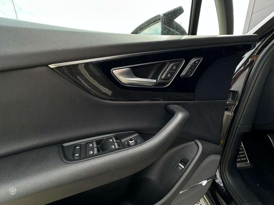Melns Audi Q7 2018 Klaipėda, ar dzinēja tilpumu 3.00 L un nobraukumu 125 tūkst. km par 26800 €, foto 22 vietnē AUTOMOTO.COM.LV