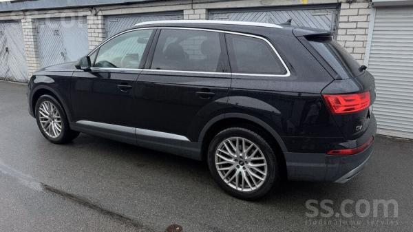 Black Audi Q7 2018 in Riga, with an engine capacity of 3.00 L and mileage of 124 thousand km for 23000 €, photo 3 on AUTOMOTO.COM.LV