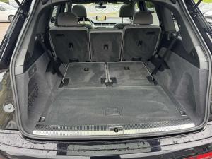 Melns Audi Q7 2018 Panevēža, ar dzinēja tilpumu 2.97 L un nobraukumu 188 tūkst. km par 27400 €, foto 21 vietnē AUTOMOTO.COM.LV
