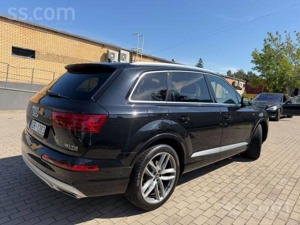 Black Audi Q7 2018 in Riga, with an engine capacity of 3.00 L and mileage of 281 thousand km for 23800 €, photo 3 on AUTOMOTO.COM.LV