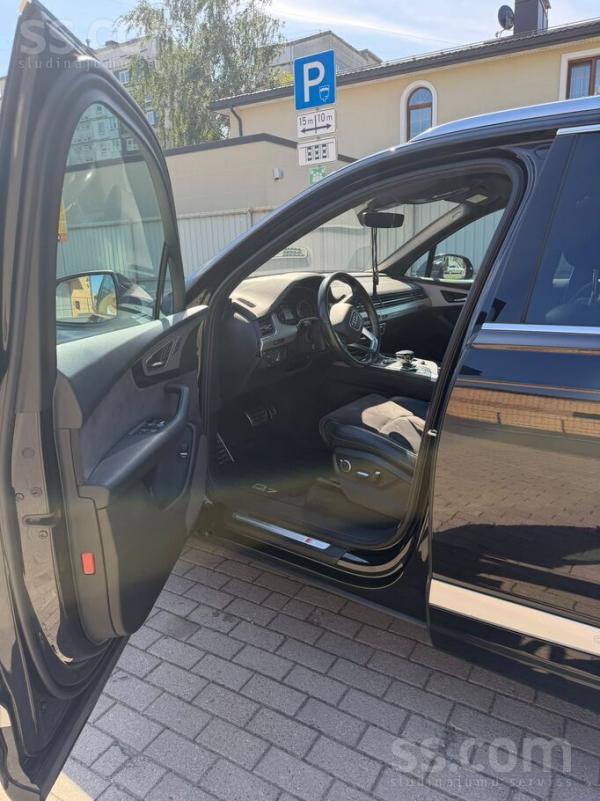 Black Audi Q7 2018 in Riga, with an engine capacity of 3.00 L and mileage of 281 thousand km for 22400 €, photo 10 on AUTOMOTO.COM.LV