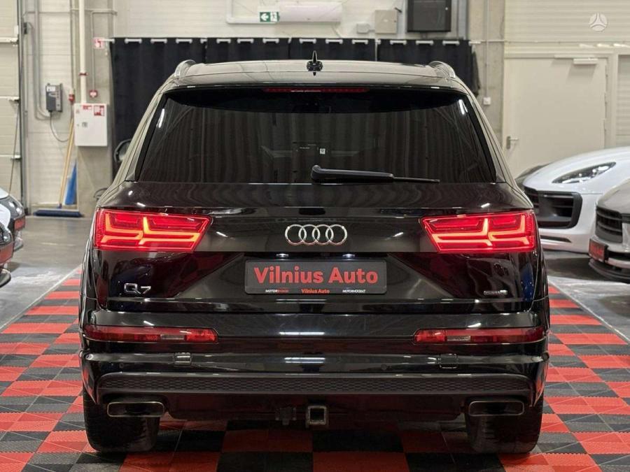 Black Audi Q7 2018 in Vilnius, with an engine capacity of 1.98 L and mileage of 146 thousand km for 20790 €, photo 6 on AUTOMOTO.COM.LV
