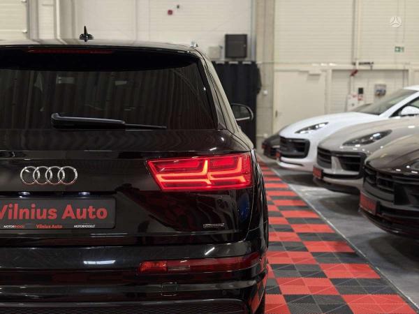Audi Q7 2018 Viļņa vietnē Melns Audi Q7 2018 Viļņa, ar dzinēja tilpumu 1.98 L un nobraukumu 146 tūkst. km par 20790 €, foto 9 vietnē AUTOMOTO.COM.LV