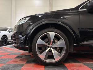 Black Audi Q7 2018 in Vilnius, with an engine capacity of 1.98 L and mileage of 146 thousand km for 20790 €, photo 10 on AUTOMOTO.COM.LV