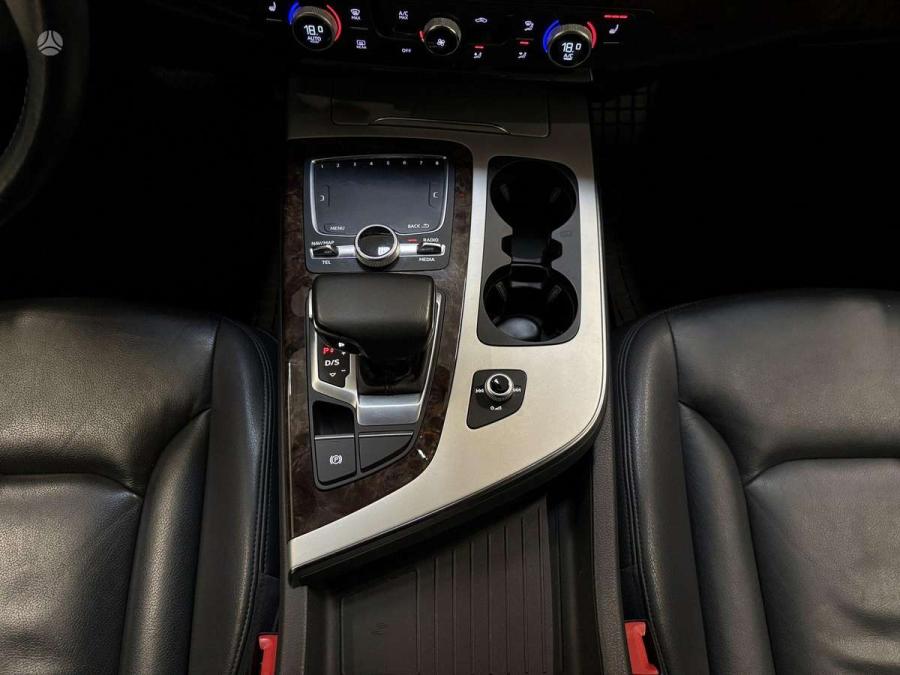 Black Audi Q7 2018 in Vilnius, with an engine capacity of 1.98 L and mileage of 146 thousand km for 20790 €, photo 23 on AUTOMOTO.COM.LV
