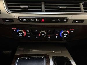 Black Audi Q7 2018 in Vilnius, with an engine capacity of 1.98 L and mileage of 146 thousand km for 20790 €, photo 24 on AUTOMOTO.COM.LV