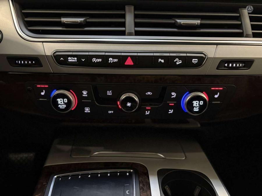 Black Audi Q7 2018 in Vilnius, with an engine capacity of 1.98 L and mileage of 146 thousand km for 20790 €, photo 24 on AUTOMOTO.COM.LV