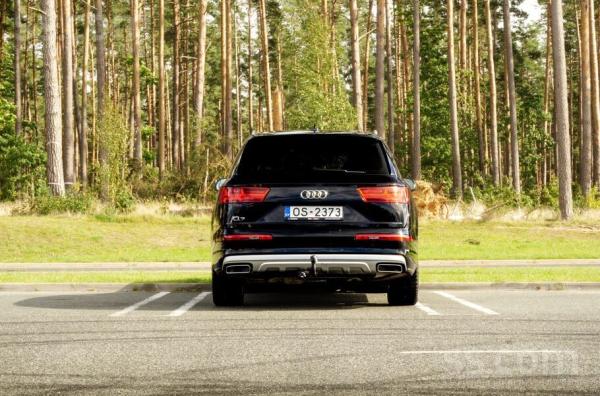 Black Audi Q7 2018 in Riga, with an engine capacity of 3.00 L and mileage of 260 thousand km for 19190 €, photo 7 on AUTOMOTO.COM.LV