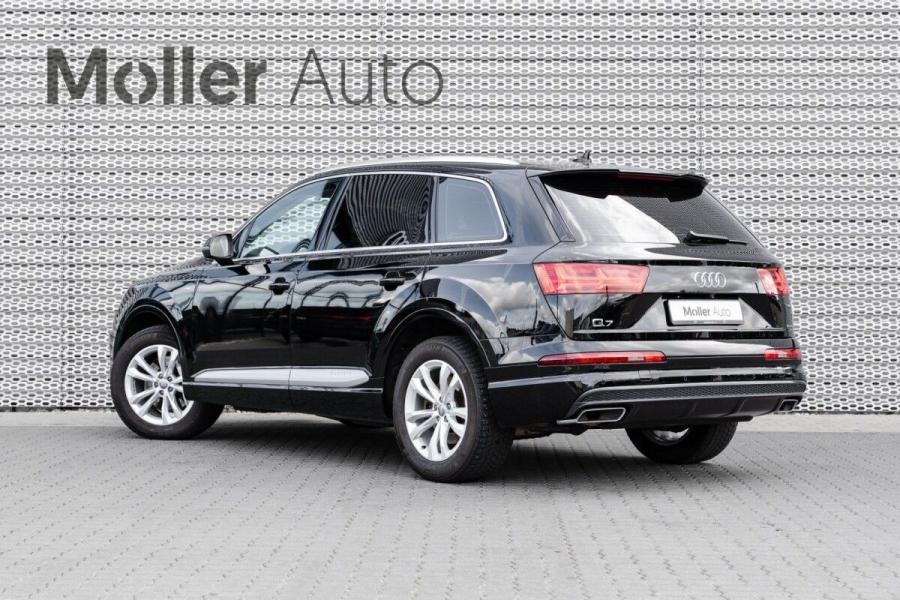 Black Audi Q7 2019 in Marupe, with an engine capacity of 3.00 L and mileage of 162 thousand km for 27300 €, photo 4 on AUTOMOTO.COM.LV