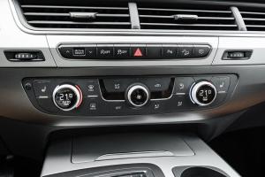 Black Audi Q7 2019 in Marupe, with an engine capacity of 3.00 L and mileage of 162 thousand km for 27300 €, photo 19 on AUTOMOTO.COM.LV