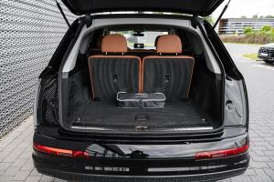 Black Audi Q7 2019 in Marupe, with an engine capacity of 3.00 L and mileage of 162 thousand km for 27300 €, photo 25 on AUTOMOTO.COM.LV