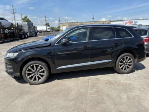 Black Audi Q7 2019 in Vilnius, with an engine capacity of 1.98 L and mileage of 70 thousand km for 9800 €, photo 7 on AUTOMOTO.COM.LV