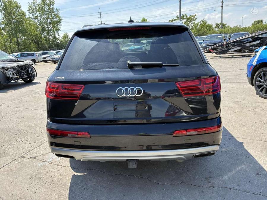 Black Audi Q7 2019 in Vilnius, with an engine capacity of 1.98 L and mileage of 70 thousand km for 9800 €, photo 10 on AUTOMOTO.COM.LV
