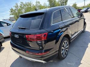 Black Audi Q7 2019 in Vilnius, with an engine capacity of 1.98 L and mileage of 70 thousand km for 9800 €, photo 11 on AUTOMOTO.COM.LV