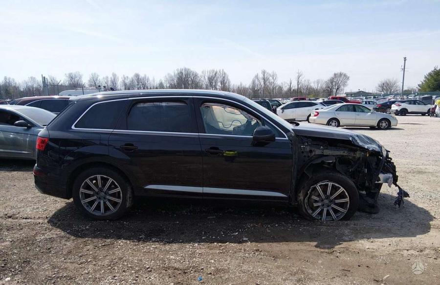 Black Audi Q7 2019 in Vilnius, with an engine capacity of 1.98 L and mileage of 70 thousand km for 9800 €, photo 12 on AUTOMOTO.COM.LV