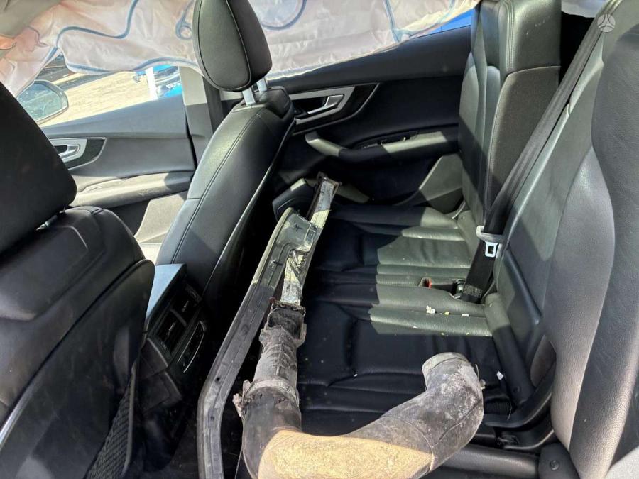 Black Audi Q7 2019 in Vilnius, with an engine capacity of 1.98 L and mileage of 70 thousand km for 9800 €, photo 20 on AUTOMOTO.COM.LV