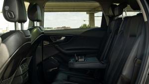 Melns Audi Q7 2019 Viļņa, ar dzinēja tilpumu 3.00 L un nobraukumu 127 tūkst. km par 30900 €, foto 11 vietnē AUTOMOTO.COM.LV