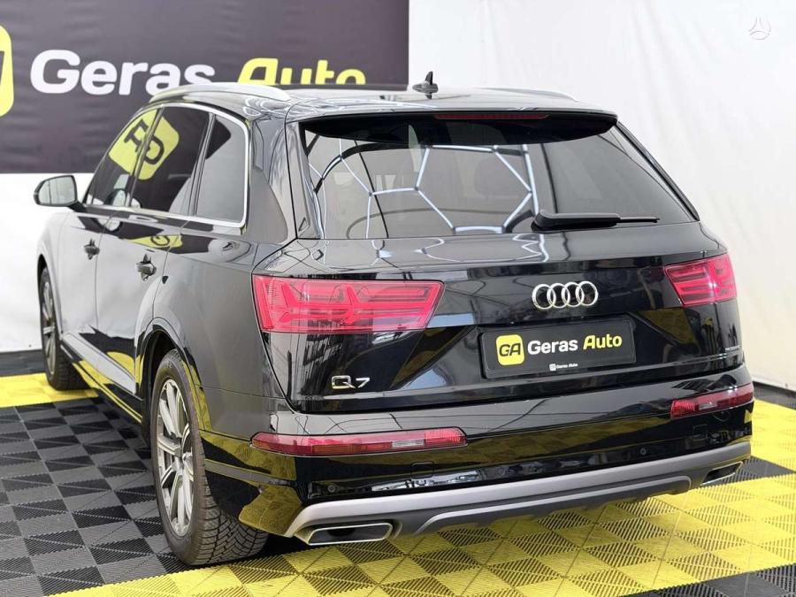 Black Audi Q7 2019 in Vilnius, with an engine capacity of 2.97 L and mileage of 413 thousand km for 21500 €, photo 7 on AUTOMOTO.COM.LV