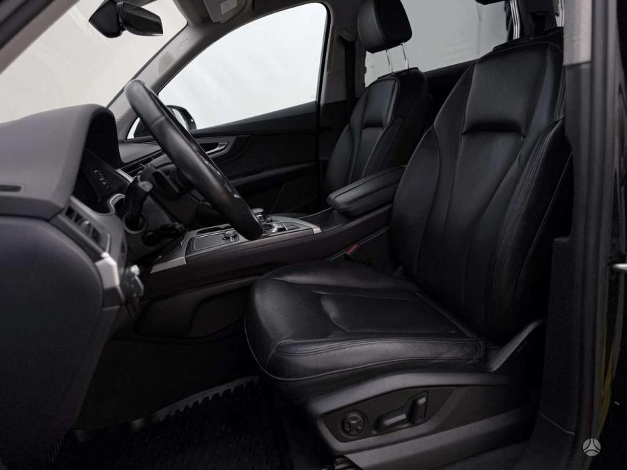 Black Audi Q7 2019 in Vilnius, with an engine capacity of 2.97 L and mileage of 413 thousand km for 21500 €, photo 11 on AUTOMOTO.COM.LV